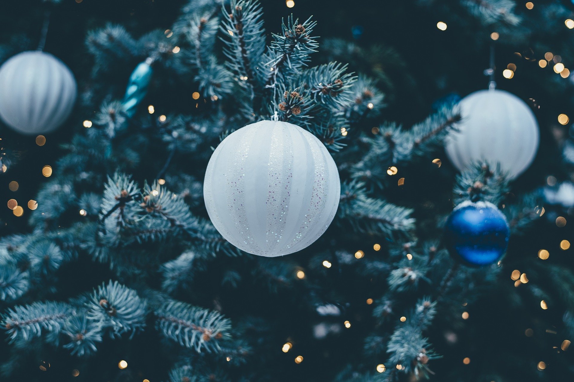 YouTube Tuesday – Seasons Greetings Two Ways (Part One) & Elf Hunt Clue #3